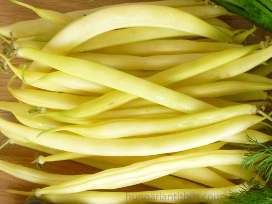 Yellow beans stew with paprika chicken – Hungarian Tidbits